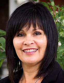 VICKI STEELE, ROYAL LEPAGE MACRO, BROKERAGE - Project Photos & Reviews ...