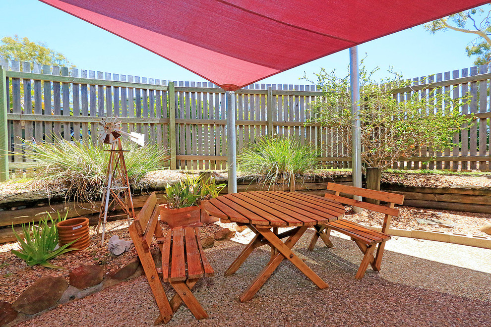 How to Create a Mini Outdoor Retreat