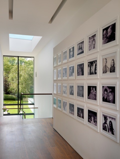 Decorating: Great Ways to Display Favourite Photographs | Houzz IE
