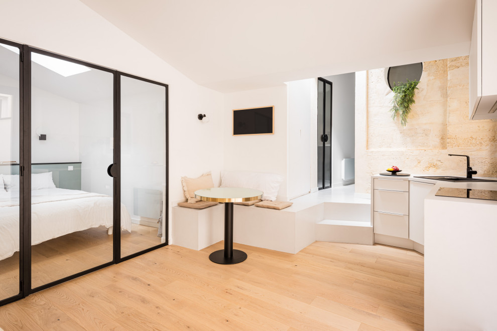 GEORGES BONNAC - Industrial - Living Room - Bordeaux - by Margot Le ...