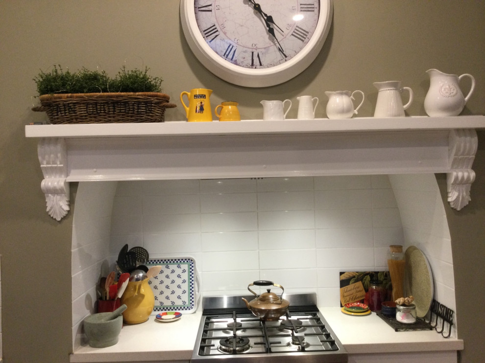 rangehood ducted through old chimney in 1920 cal bung Melbournev | Houzz AU