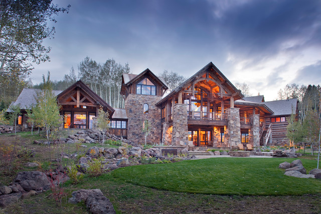 Mountain Lodge Style Home Exterior