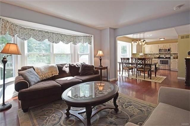Help with furniture for 21 x 17 living room with fireplace | Houzz Forum