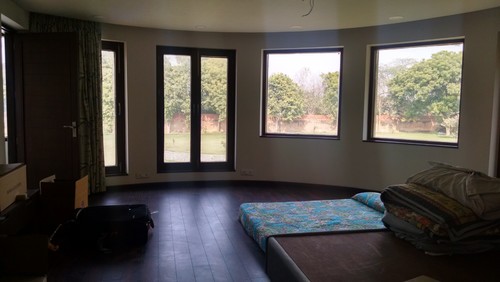 semi circle room with wall to wall