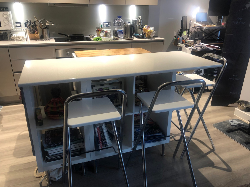 27 Ideas for Adding a Slim Island to Your Kitchen | Houzz IE