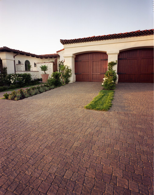Detached Garage Driveway Design Ideas