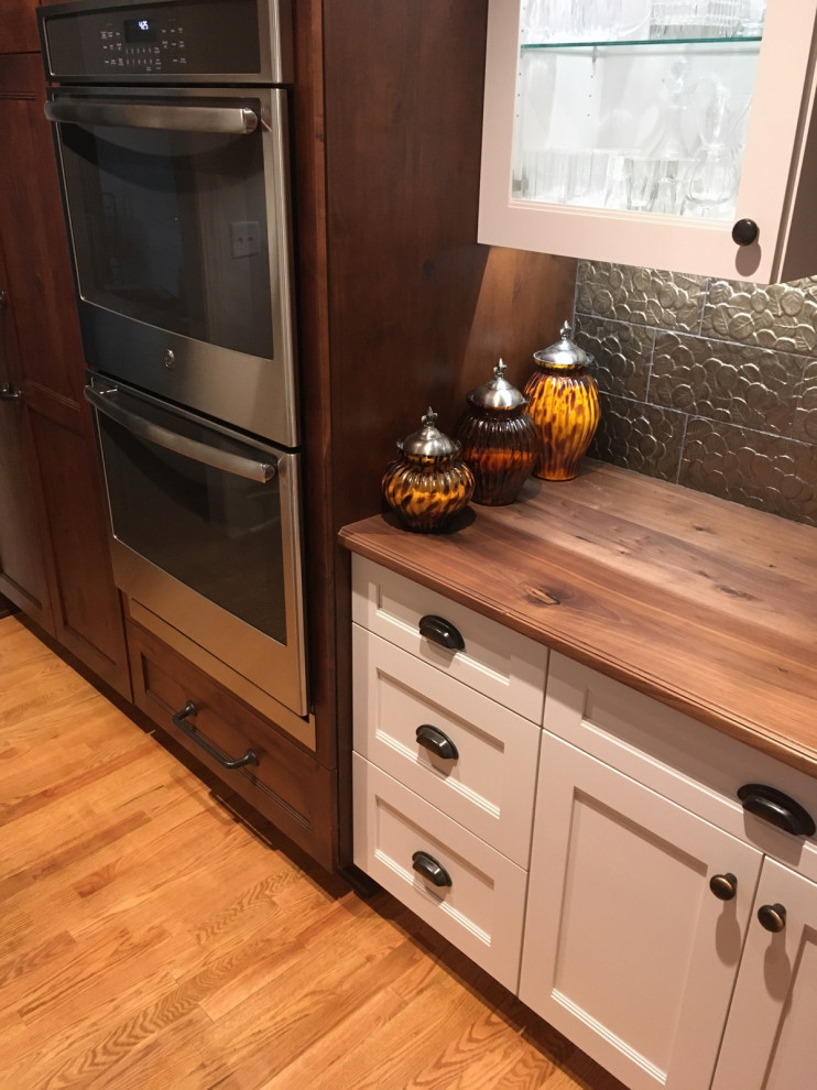 4 Pro Tips for Designing a Balanced White-and-Wood Kitchen