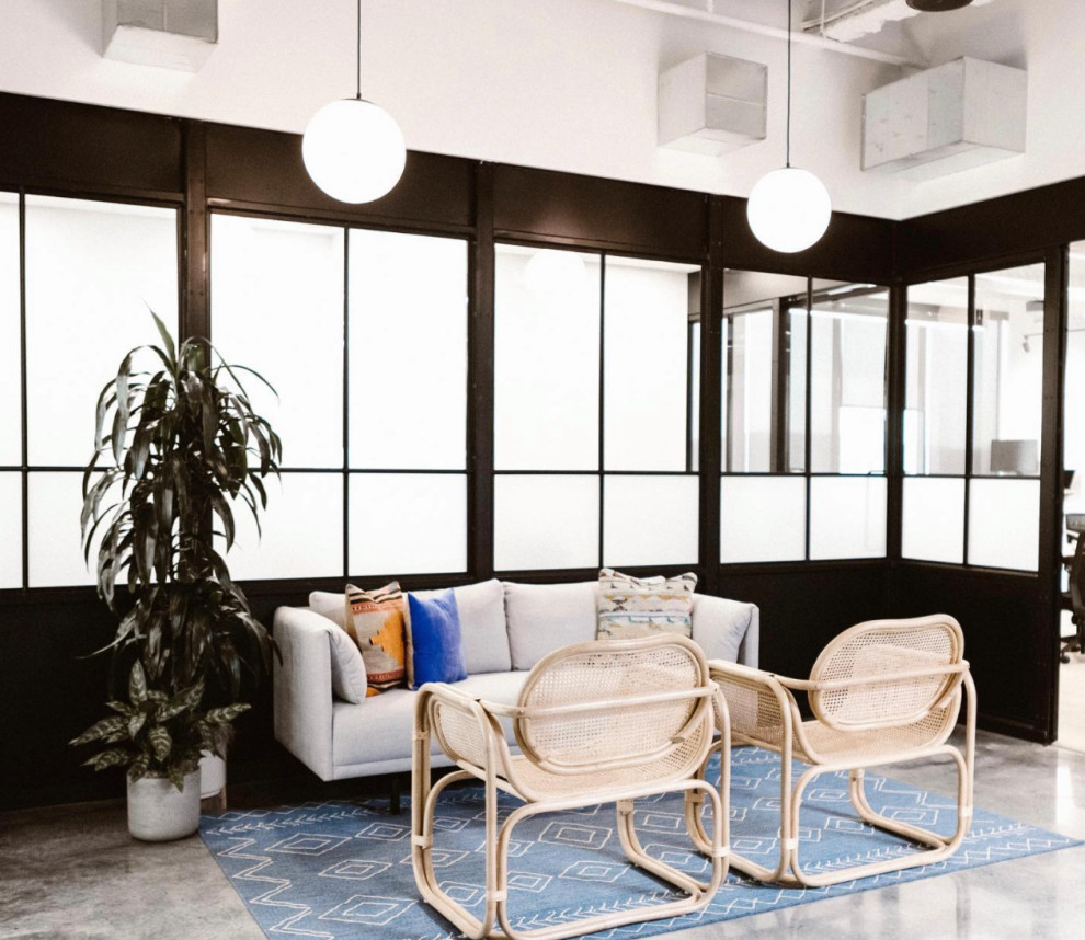 U-Shaped Steel and Glass Partition Walls