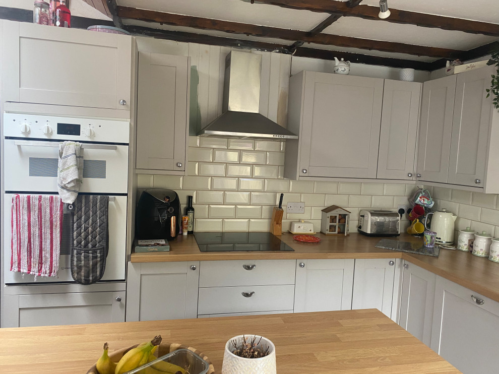 How can I pull my howdens cashmere kitchen together? | Houzz UK