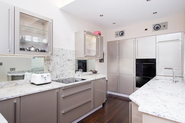 Champagne Ultra High Gloss Kitchen - Contemporain - Cuisine - Berkshire ...