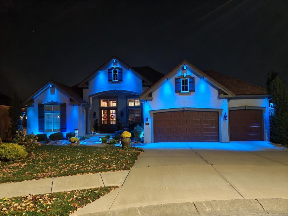 What's Your Holiday - Traditional - Exterior - Kansas City - by Natural ...