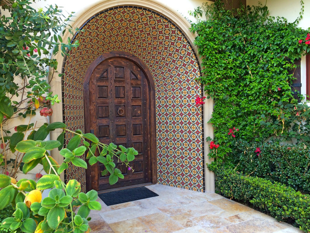 28 Beautiful Entrances That Make a Big Statement Too