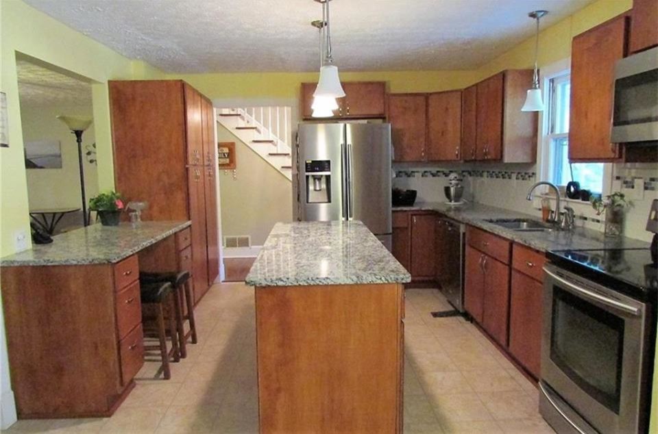 8 Kitchen Desk and Nook Designs to Keep Your Family Organized