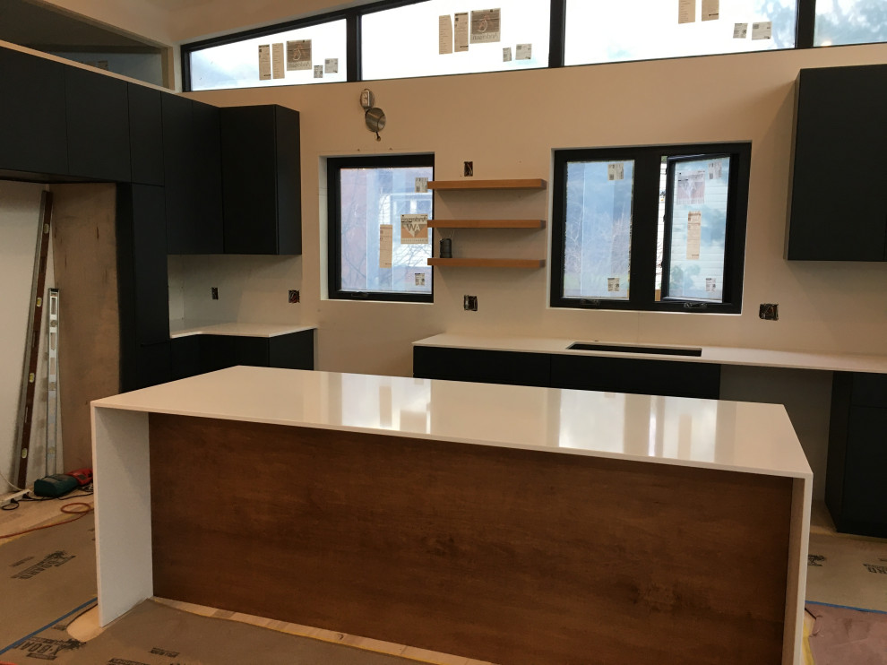 Modern kitchen backsplash, stacked or a staggered tile pattern?