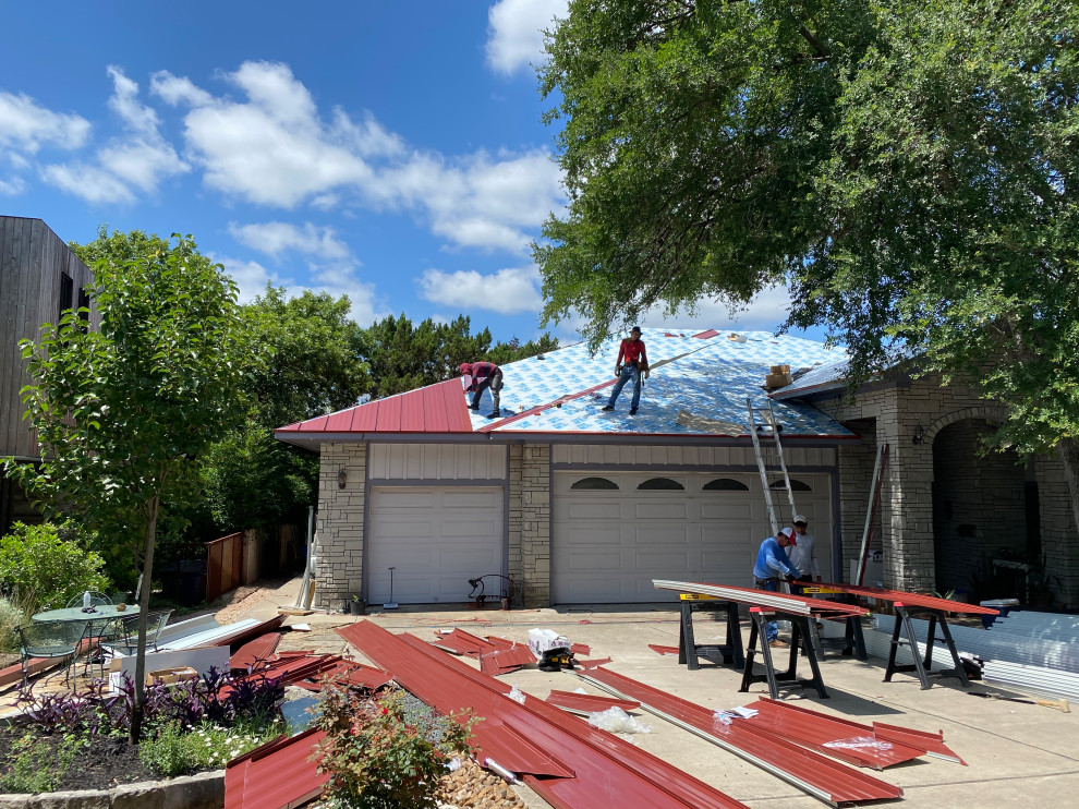 Red Metal Roofing - Austin - by 1st Capital Certified Roofing | Houzz AU