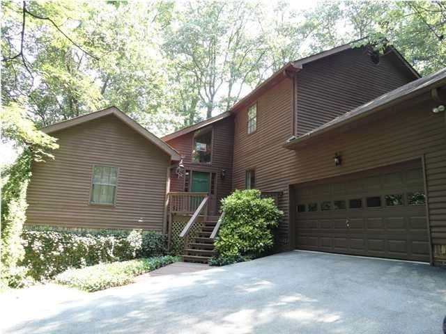 Relentlessly Brown House needs makeover, Help! | Houzz Forum