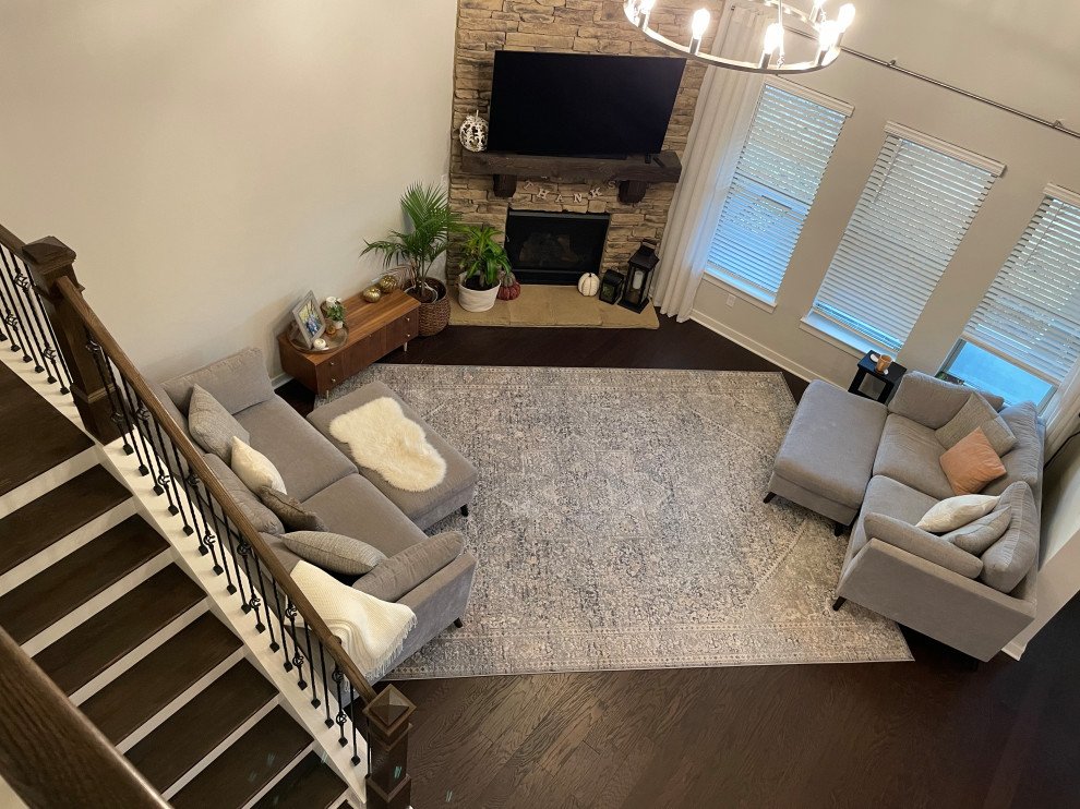 Difficult layout and large plain wall. In need of ideas please