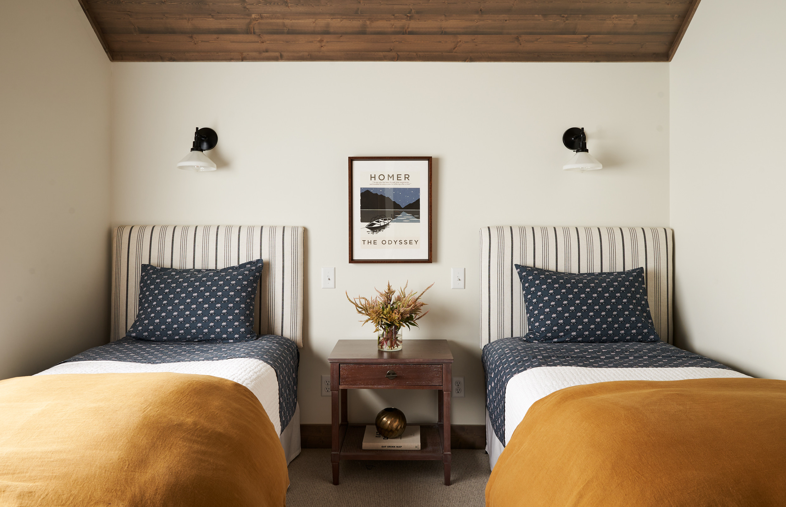 Twin Bed Guest Room Photos Ideas Houzz