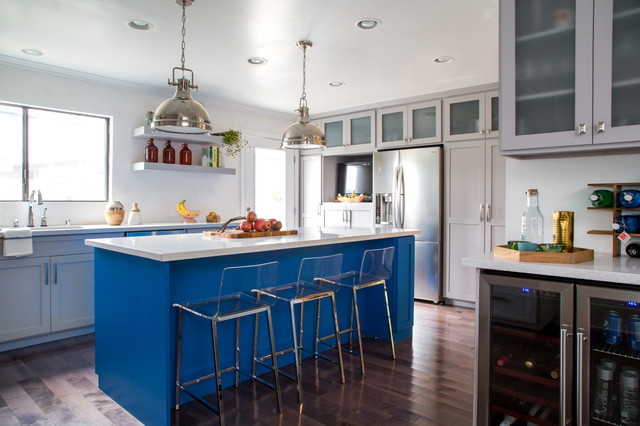 Kitchen of the Week: We Can’t Stop Staring at This Bright Blue Island