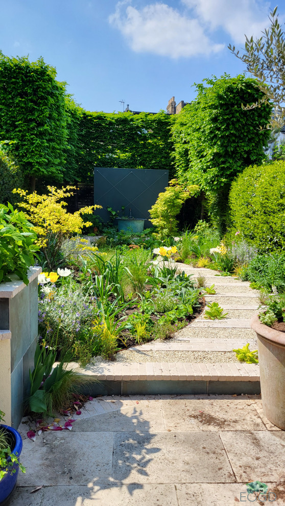 Wandsworth Water Feature - Contemporary - Garden - London - by Emma O ...