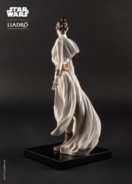 Lladro Rey Star Wars Figurine 01009414 - Contemporary - Decorative ...