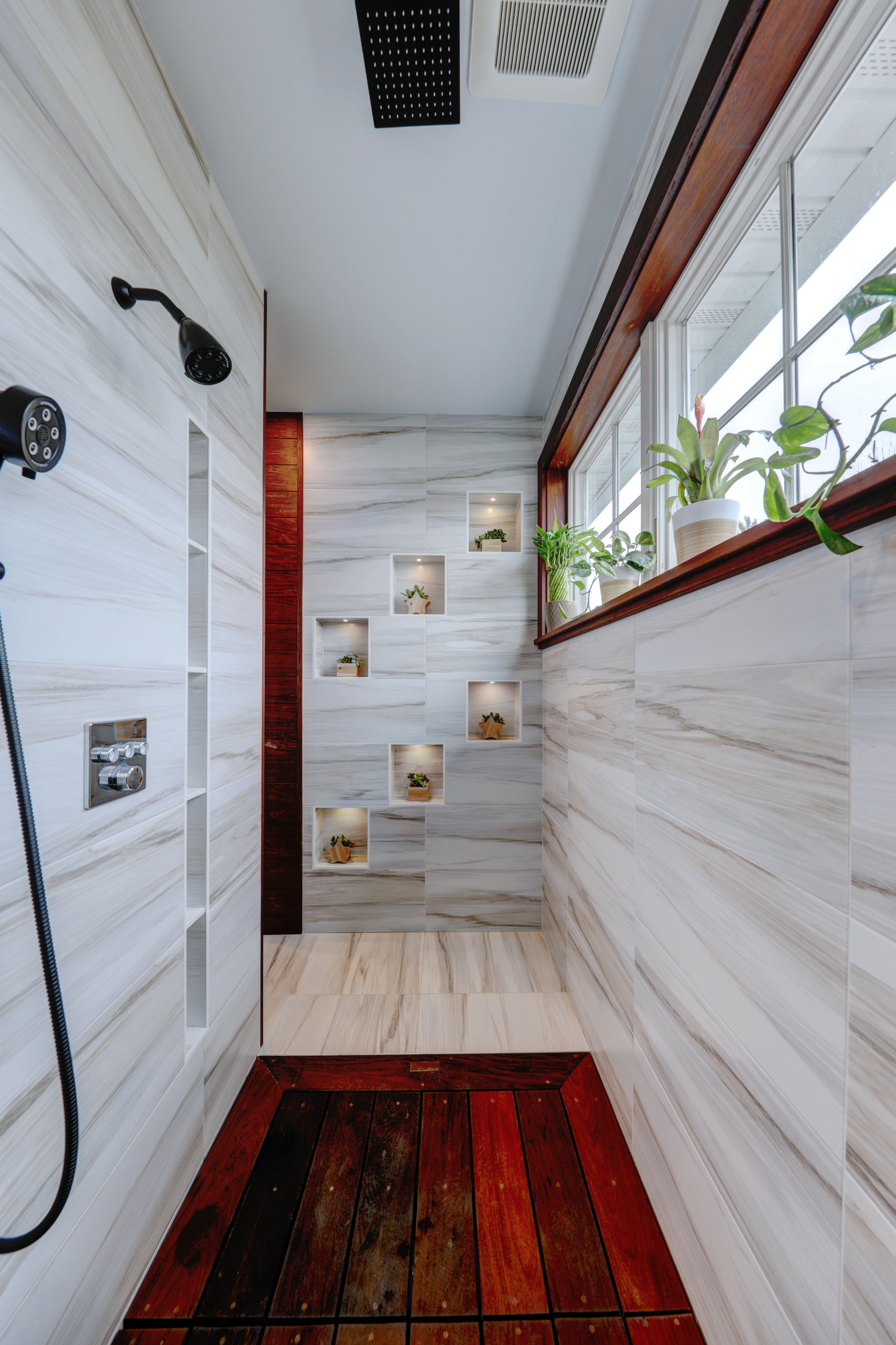 Japanese Style Spa Enclosure