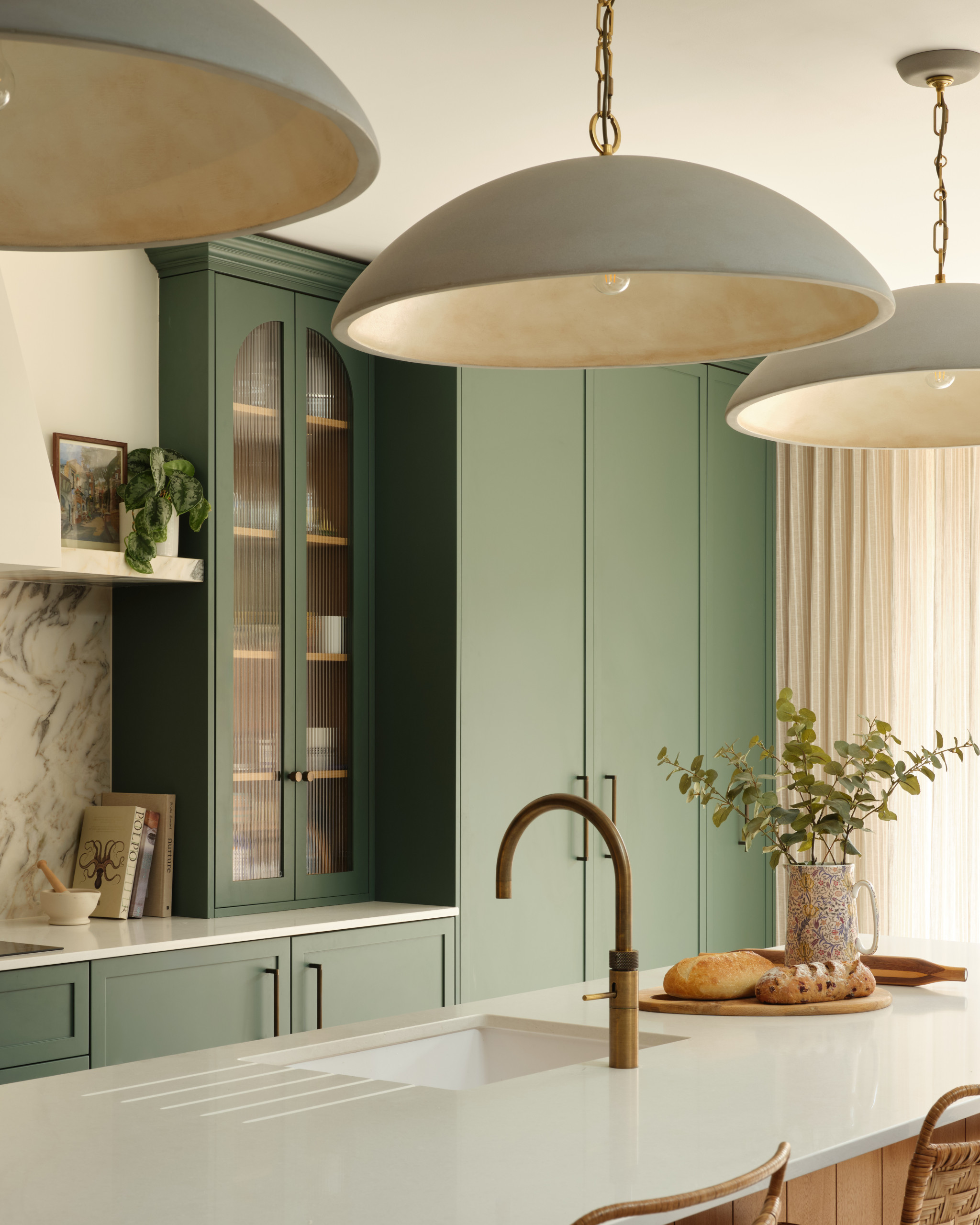 Houzz Tour: Colorful Redesign for a Period Home