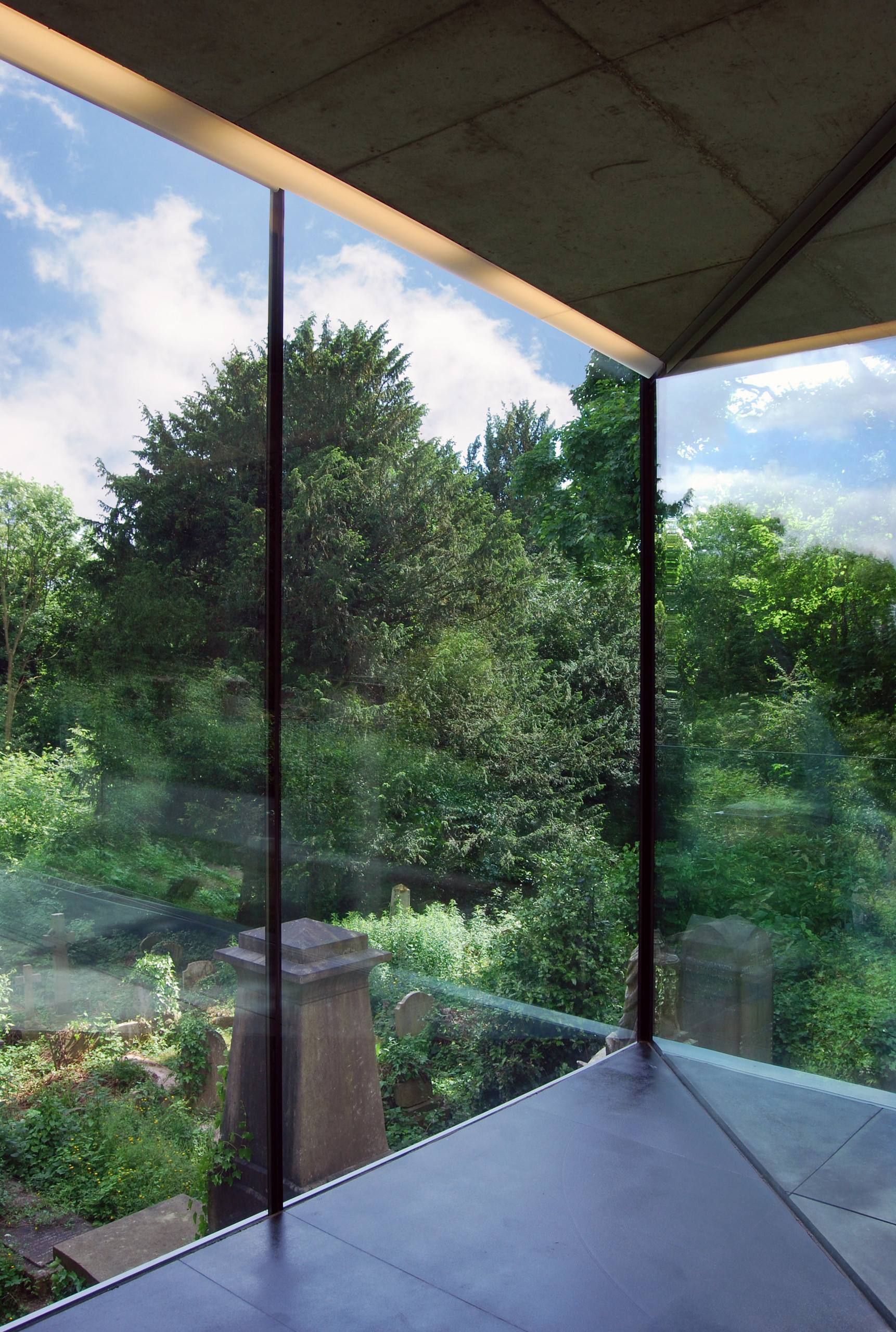 Houzz Tour: An Incredible Contemporary Home in a London Cemetery | Houzz IE