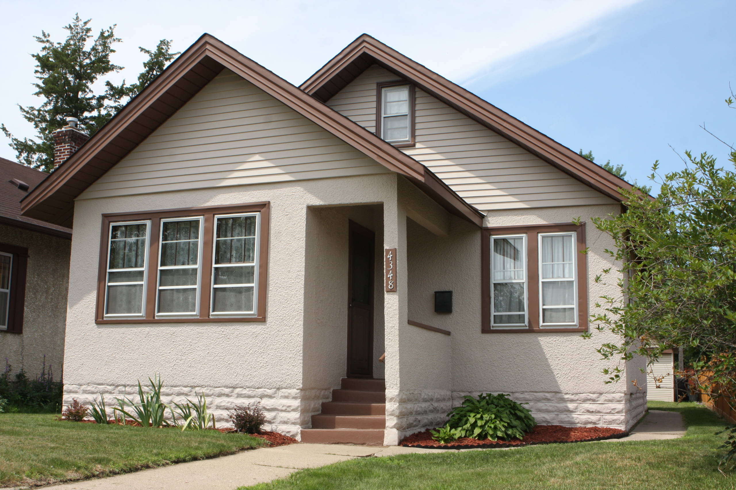 Choosing Color: 1 Home Has Fun With 5 Different Color Schemes