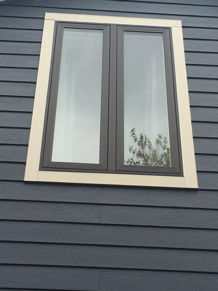 Dive into Deep Ocean blue siding by James Hardie! - Traditional ...