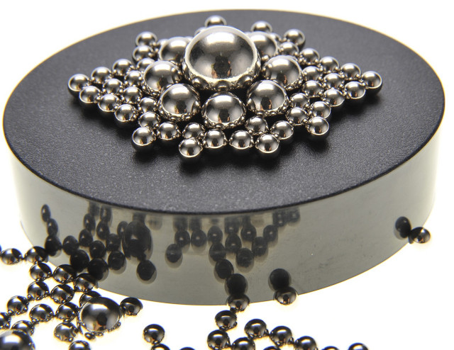 Magnetic Sculpture Desk Toy - Contemporary - Decorative Objects And ...