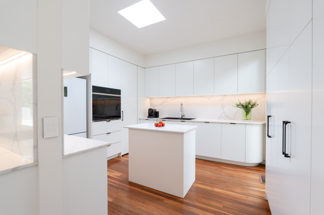 Sandringham House - Kitchen - Melbourne - by Complete Kitchens | Houzz AU