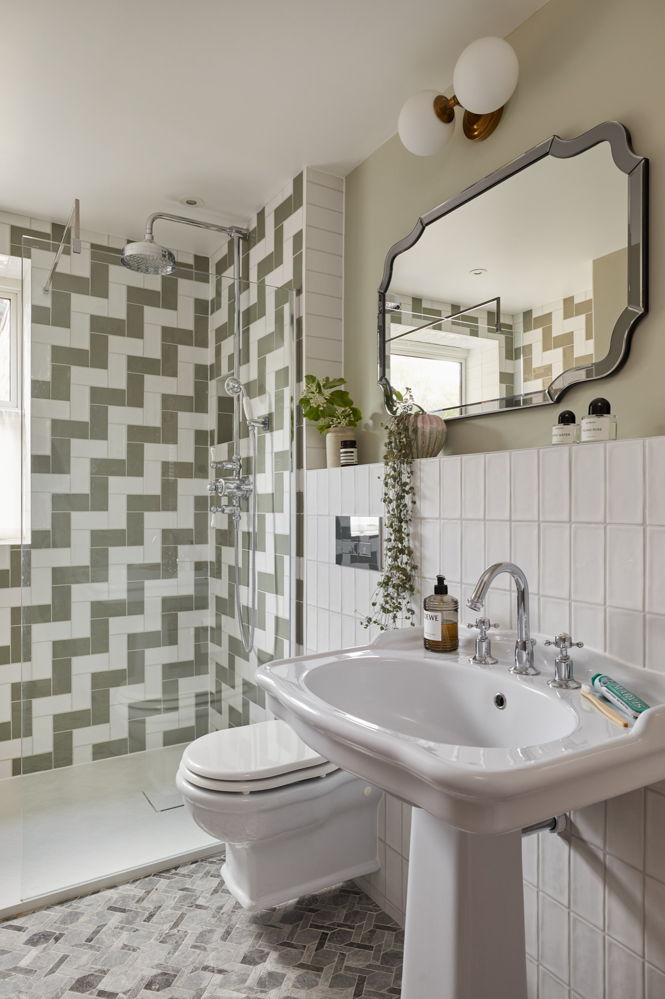 Simple Small Bathroom Decorating Ideas