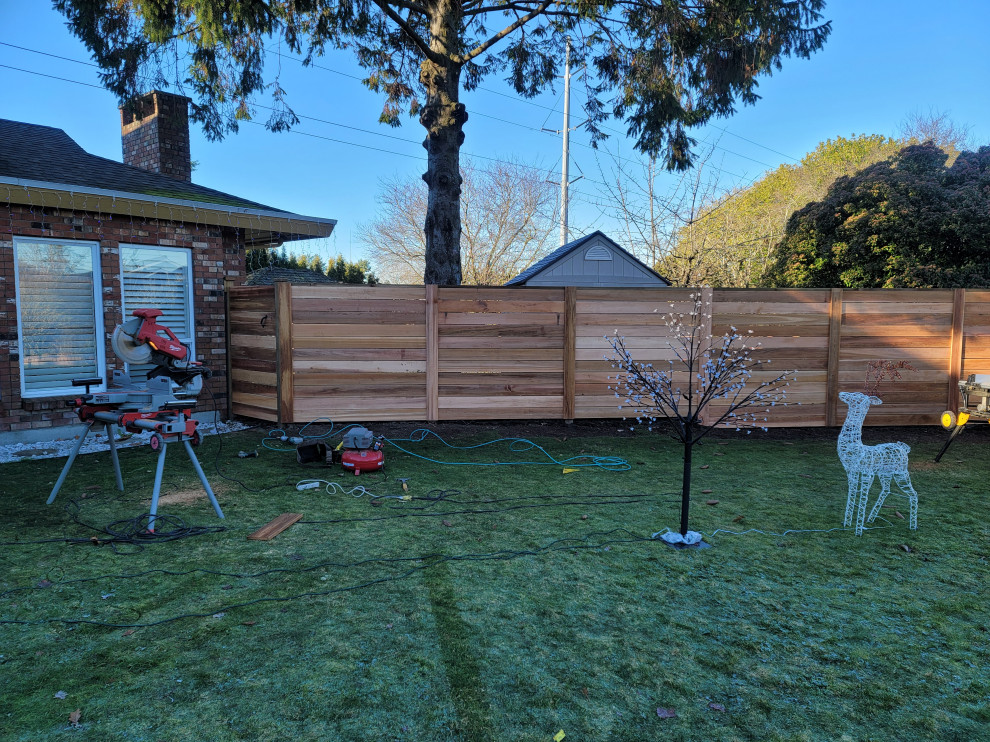 Horizontal Wood Fence in Delta British Columbia - Modern - Landscape ...
