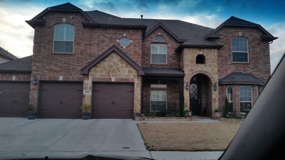 Need suggestions for brick to pair with Chopped Millsap stone.