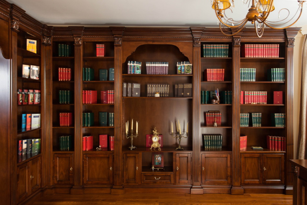 Biblioteca lemn masiv la comanda cu sculptura-Classic English inspired ...