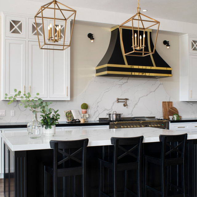 Calacatta Jubilee Quartz & Black Mist Honed Granite Kitchen - Clásico ...