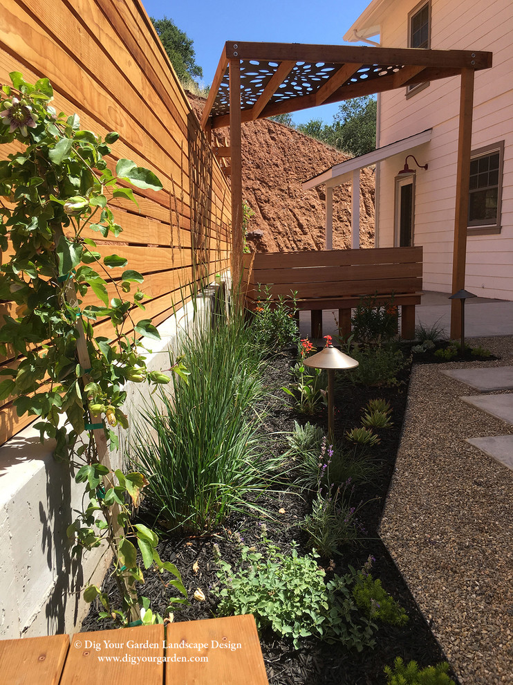 Contemporary Design for a Narrow Back Yard in Napa, CA - Contemporary ...