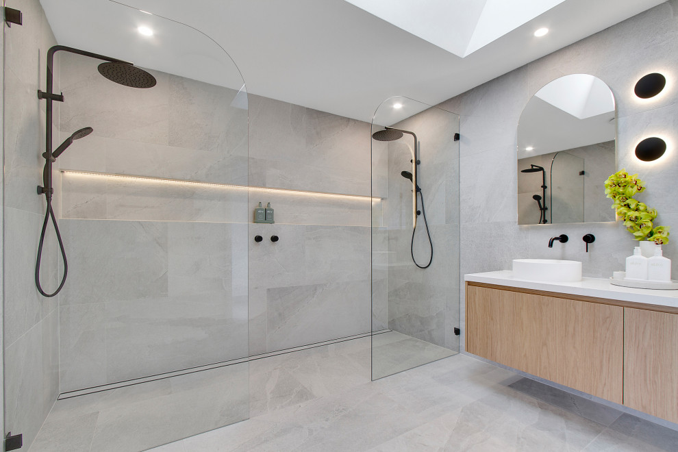 Double Showers with rain shower heads - Modern - Bathroom - Sydney - by ...