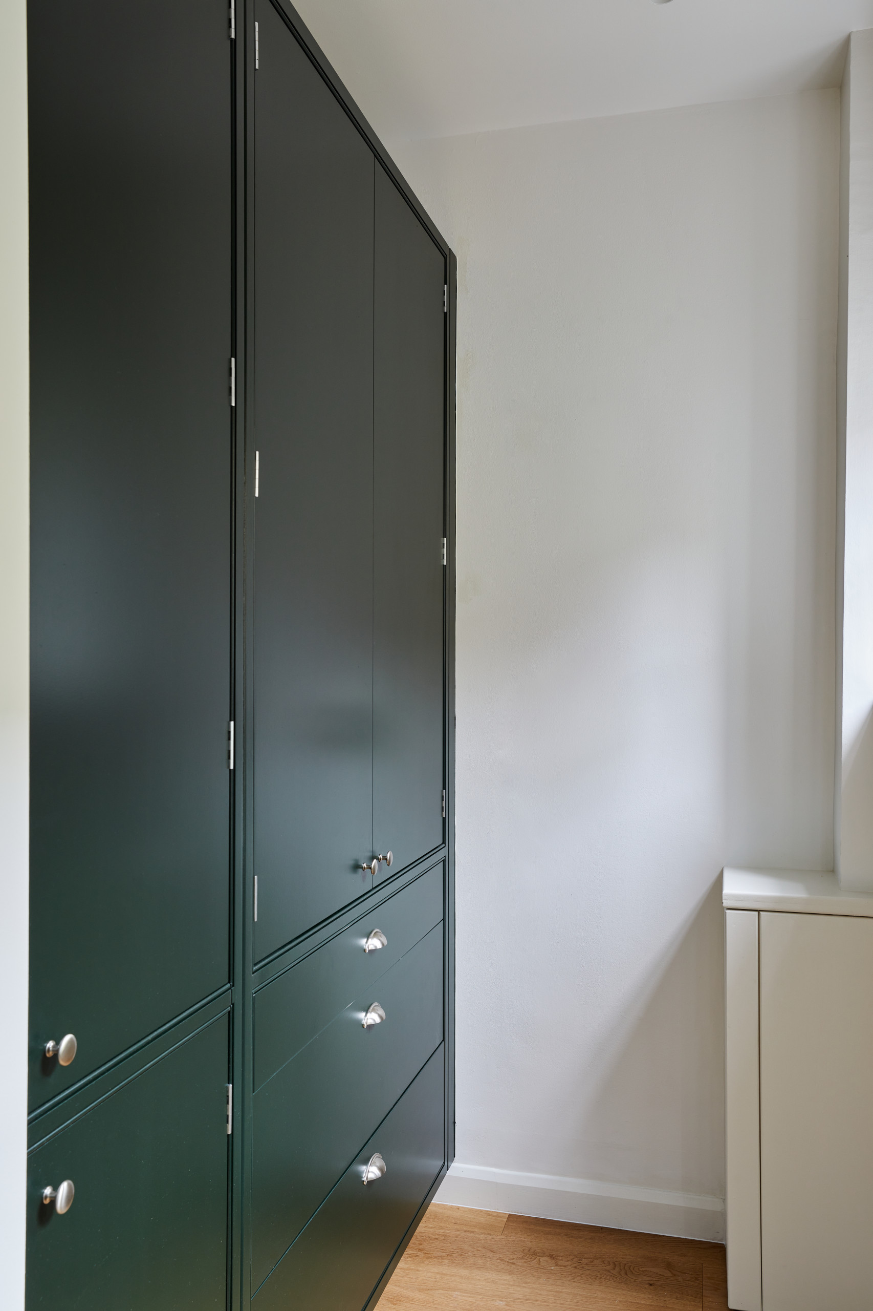 Greenwich Obsidian Green.