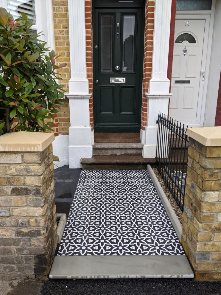 'Fleur' porcelain tile pathway - Moderno - Londres - de Maria Starling ...