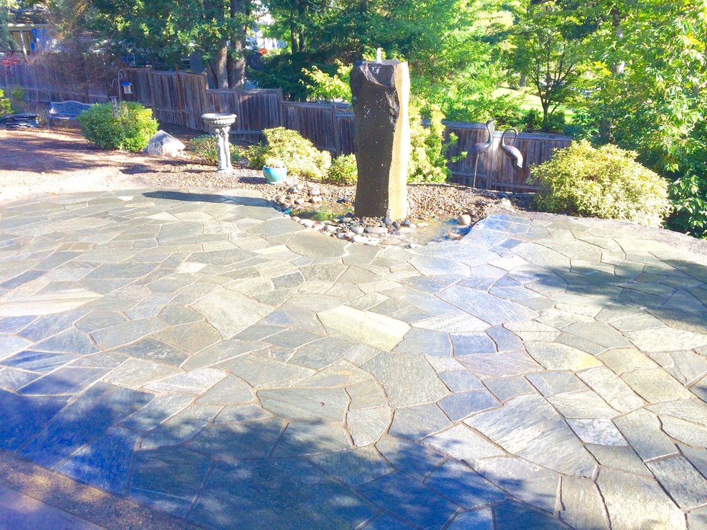 Chocolate Charcoal Quartzite Flagstone Patio with Basalt Column ...