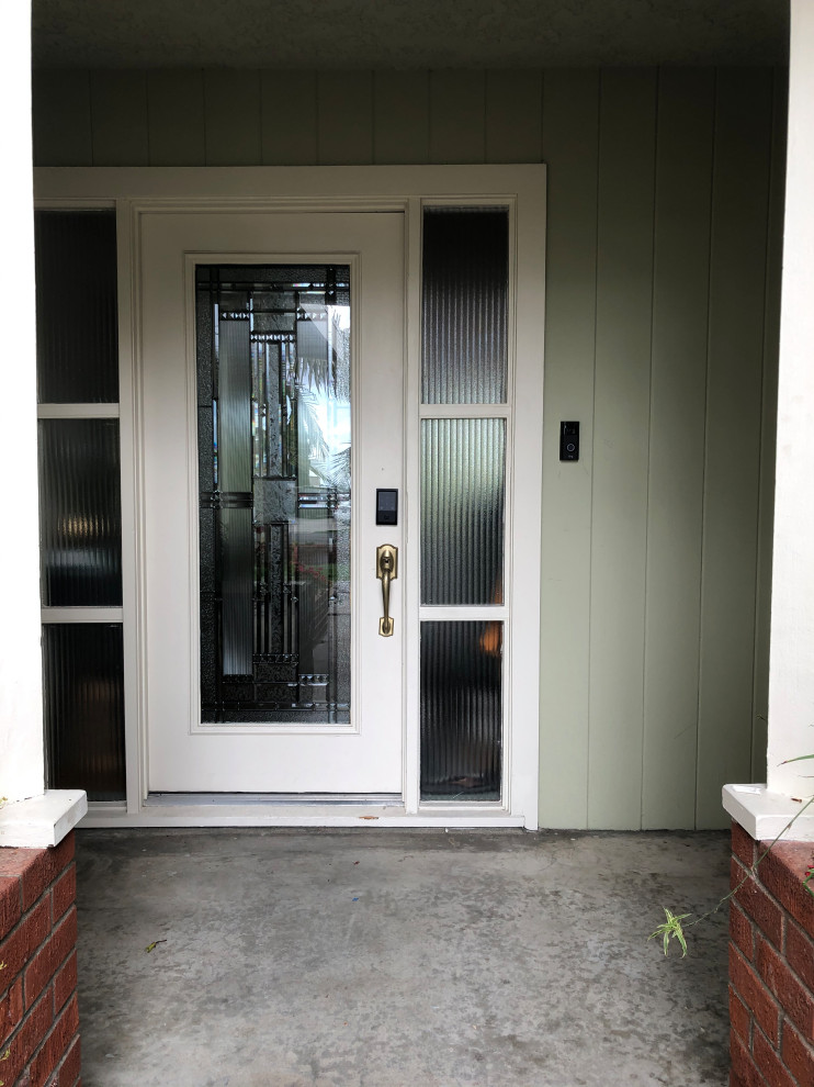 Help decorating around an off-centered front door