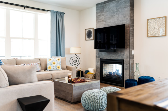 Modern Blue Lake House on Lake Chelan - Modern - Living Room - Seattle ...