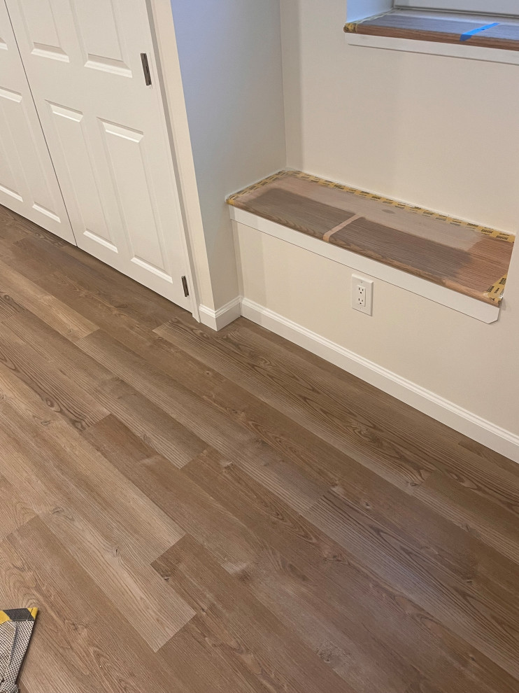 Stain SOS- stairs and bench matching vinyl plank flooring | Houzz Forum