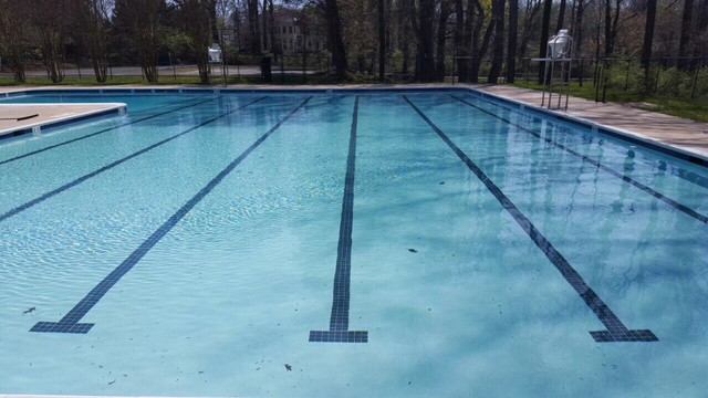 Fully renovated main pool and wading pool - Contemporain - Piscine ...