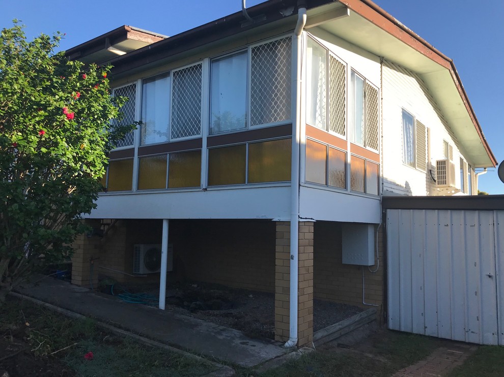 Regional 70s inspired split level cladding and brick exterior | Houzz AU