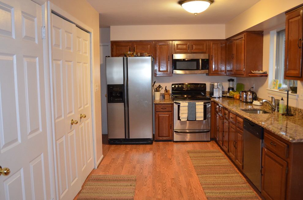 Please help with my boring kitchen!