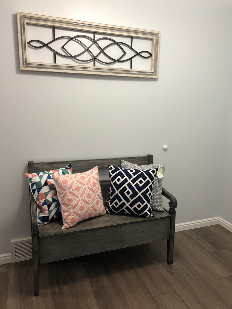 Entry art and bench what pillows?