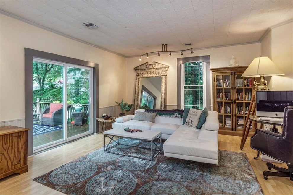 Right-Hand vs. Left-Hand Facing Sectional?